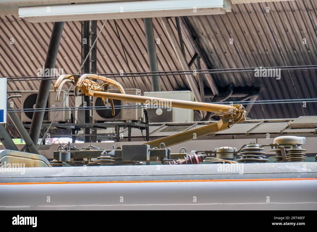 Pantograph train hi-res stock photography and images - Alamy