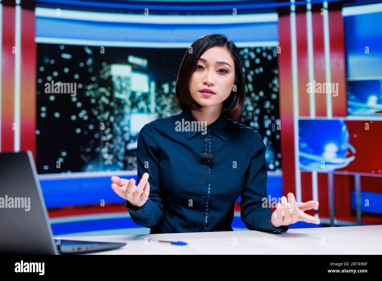 Asian celebrity advertisement hi-res stock photography and images - Alamy