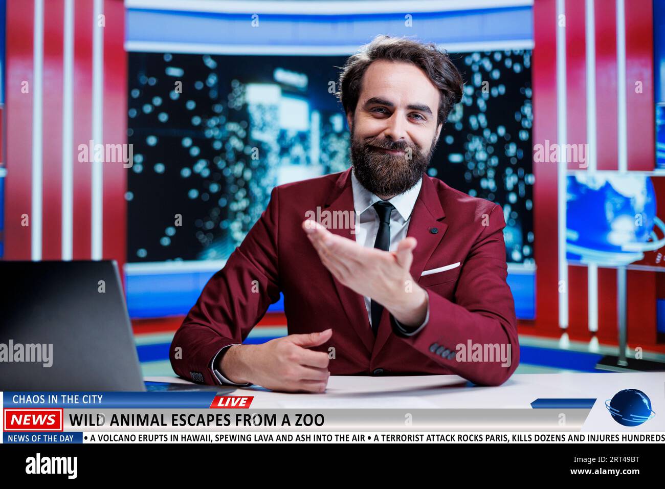 Wild animal escapes from zoo causing panic in city, free wildlife on ...