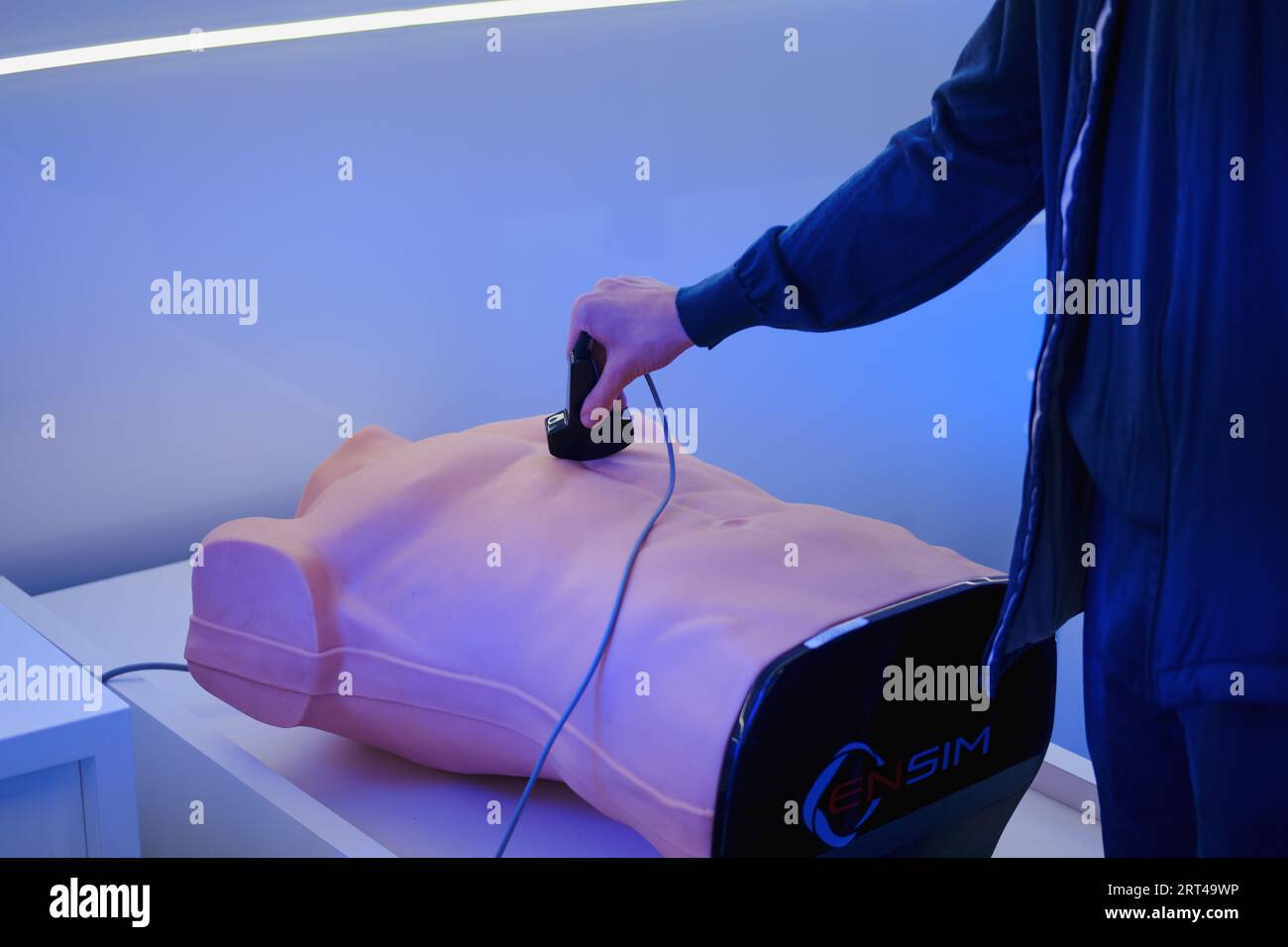 Female doctor conducting chest examination hi-res stock photography and ...