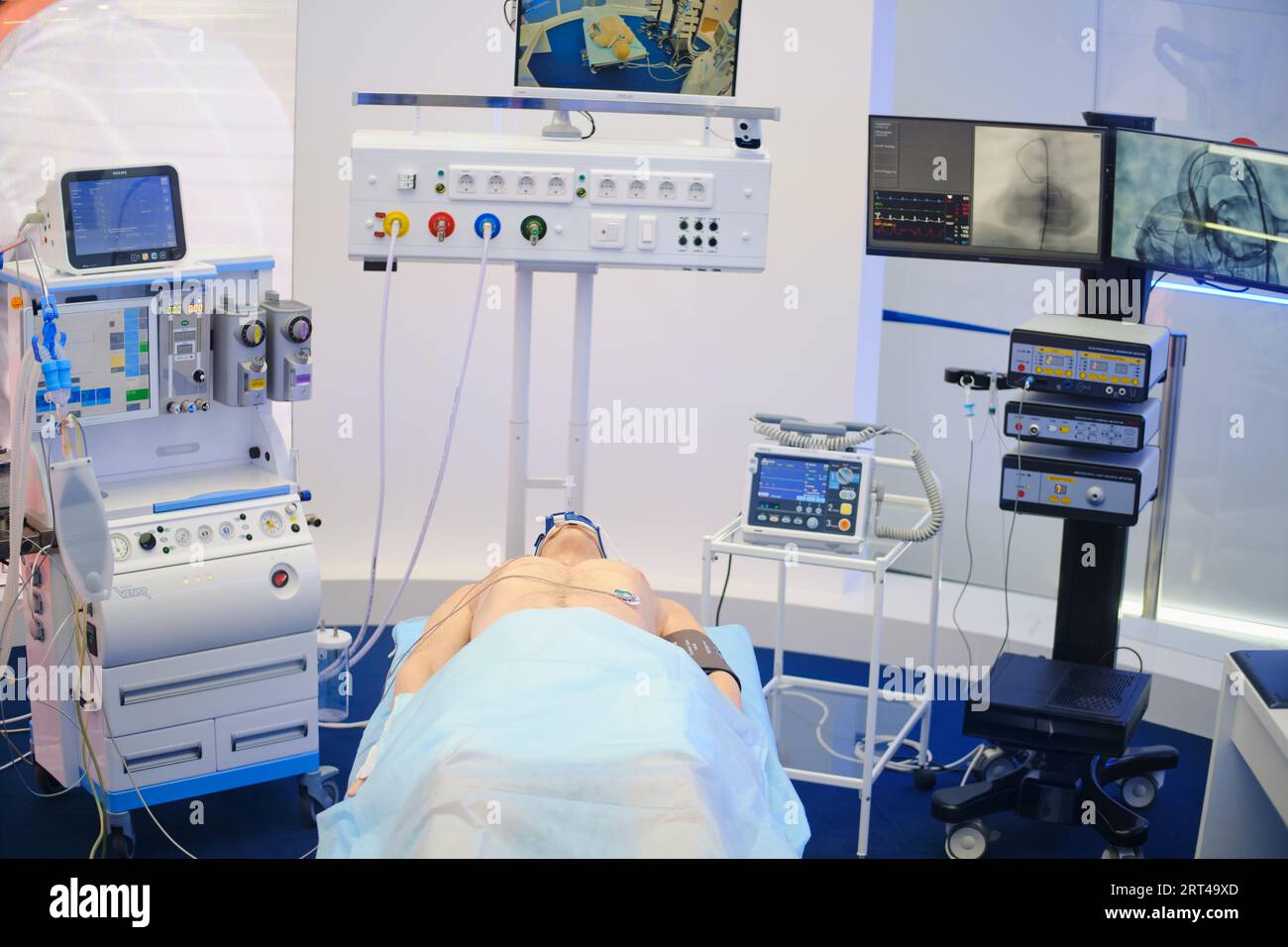 Operating room in modern hospital with a training dummy - Moscow ...