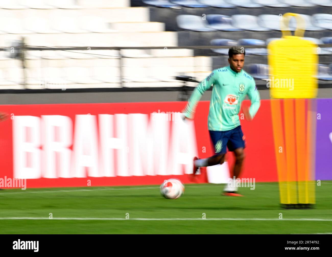 Peru national soccer team players hi-res stock photography and images ...