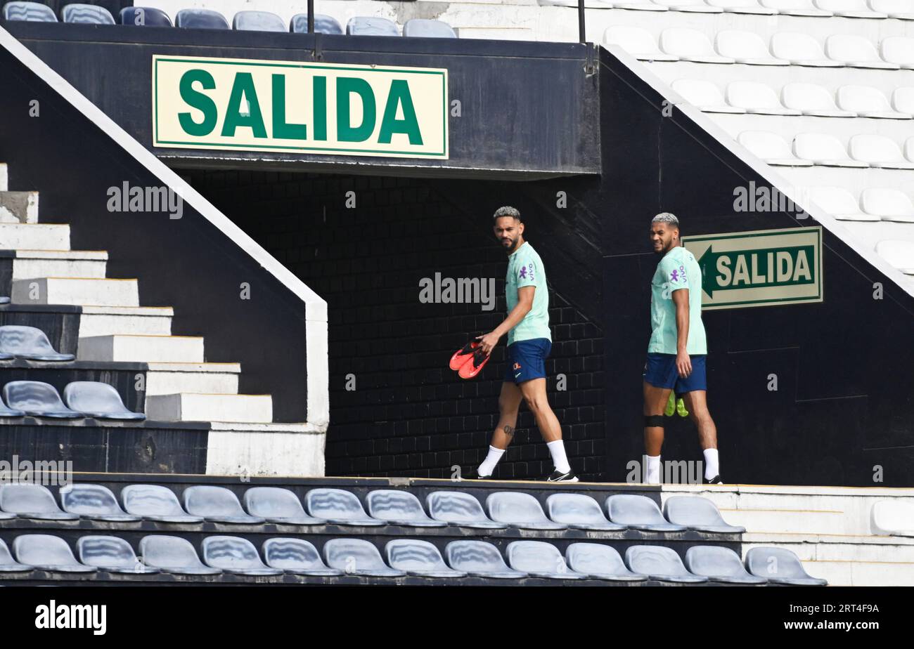 Peru national soccer team players hi-res stock photography and images ...