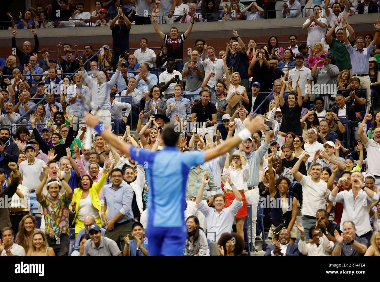 Winning applause hi-res stock photography and images - Alamy