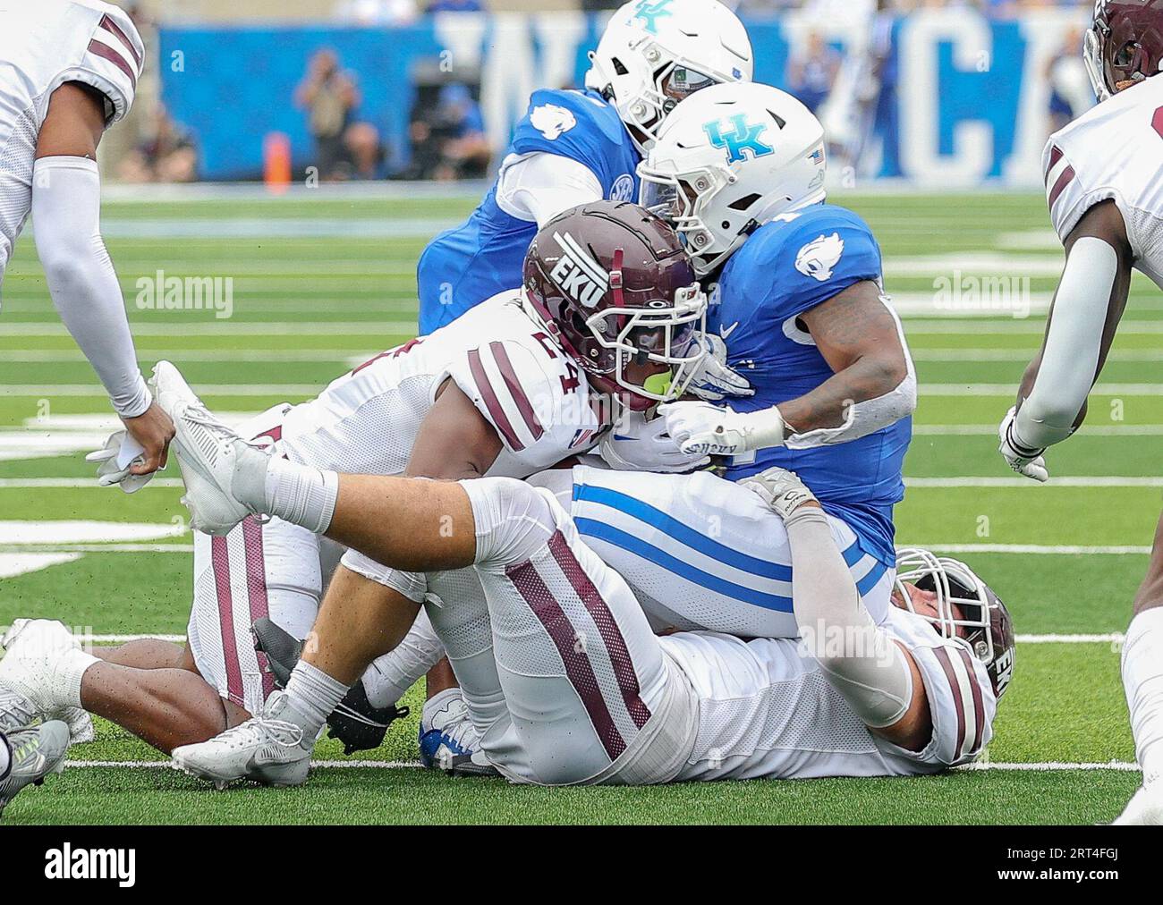 Lexington, KY, USA. 9th Sep, 2023. Kentucky's Ray Davis (1) is brought ...