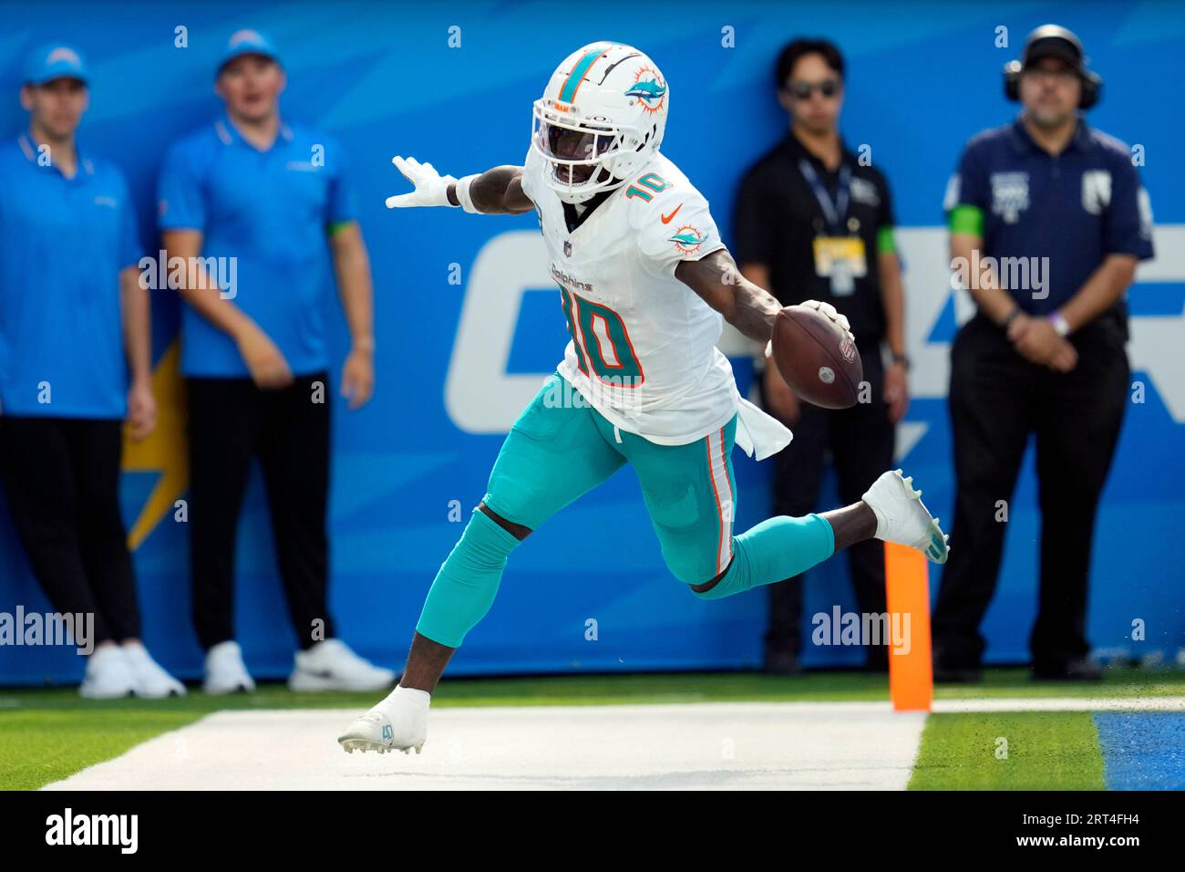 Miami Dolphins wide receiver Tyreek Hill celebrates his touchdown catch ...