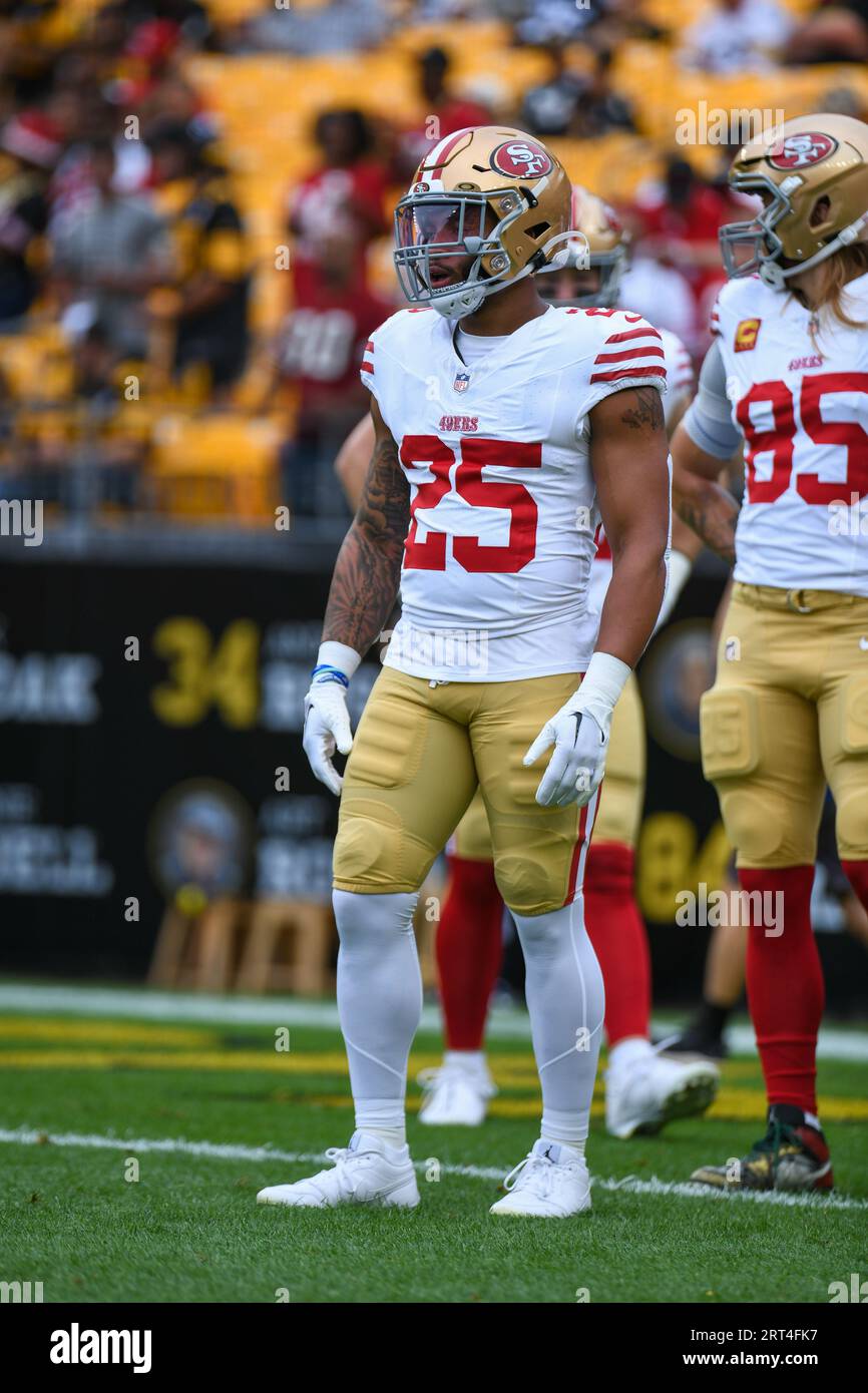 Elijah mitchell 49ers hi-res stock photography and images - Alamy