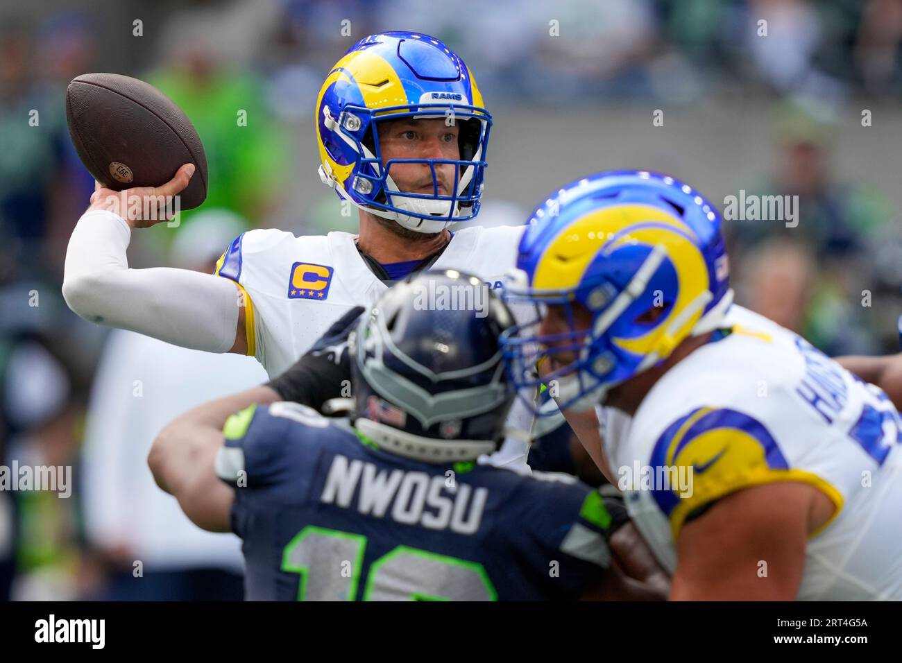 Los Angeles Rams quarterback Matthew Stafford passes against the ...