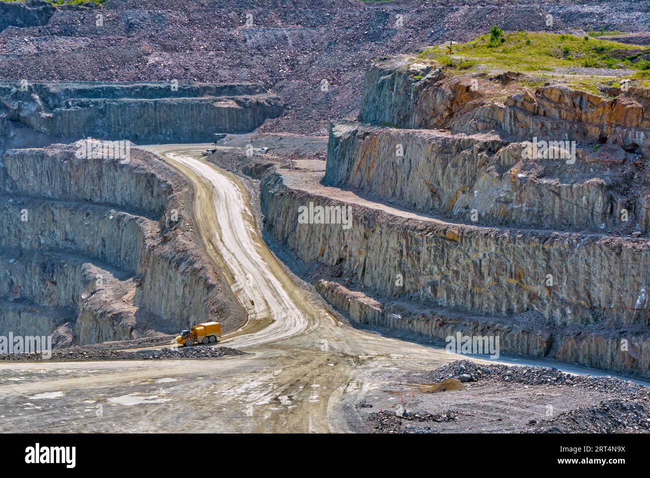 The Hollinger Mine was opened in 1909 and was one of the largest gold ...
