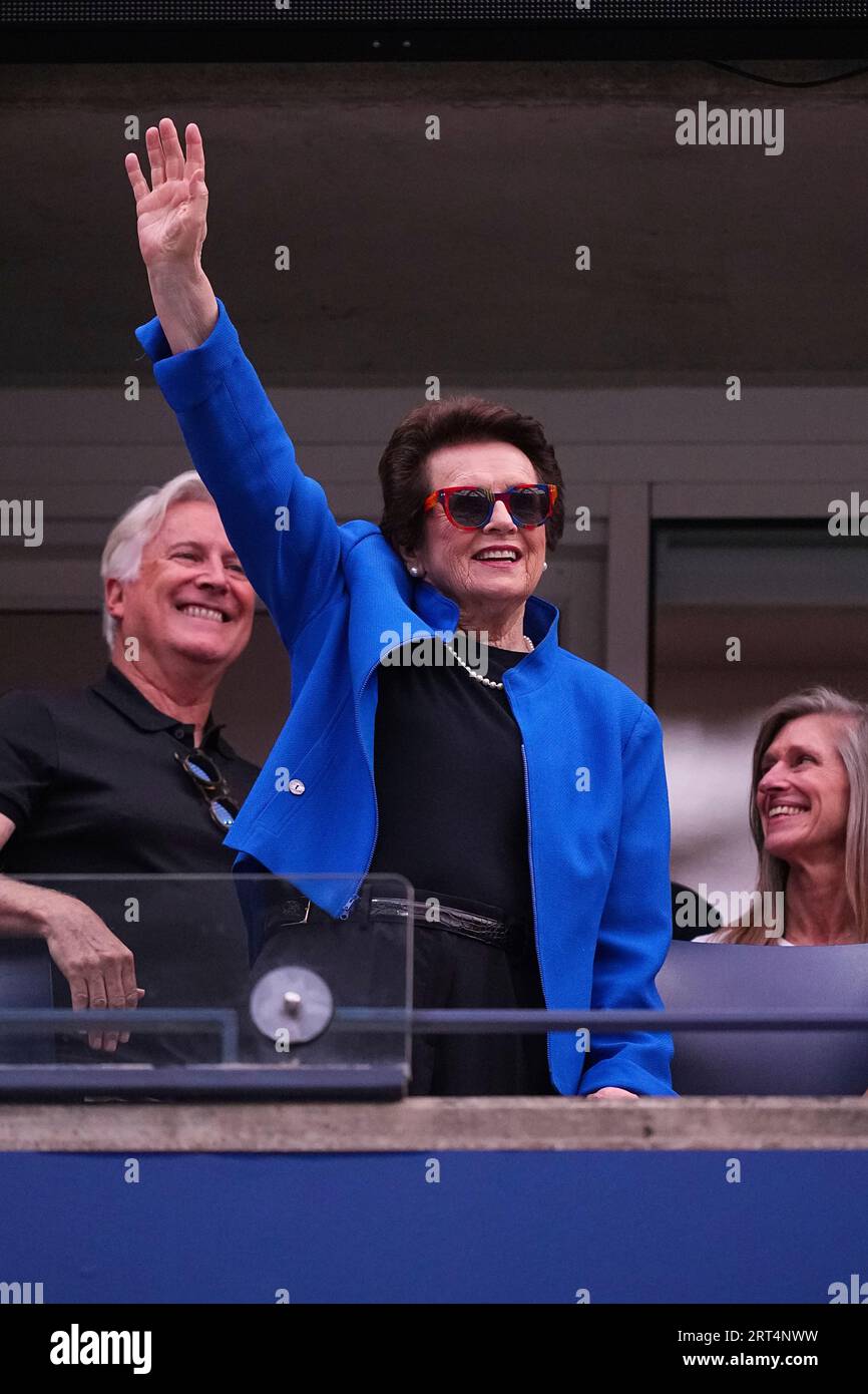 Tennis Legend, Billie Jean King waves during a men's singles ...