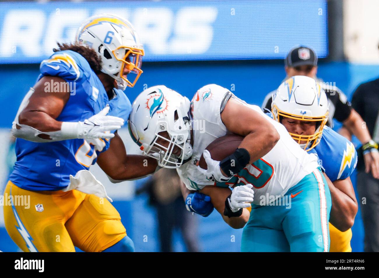 Tuli tuipulotu chargers hi-res stock photography and images - Alamy