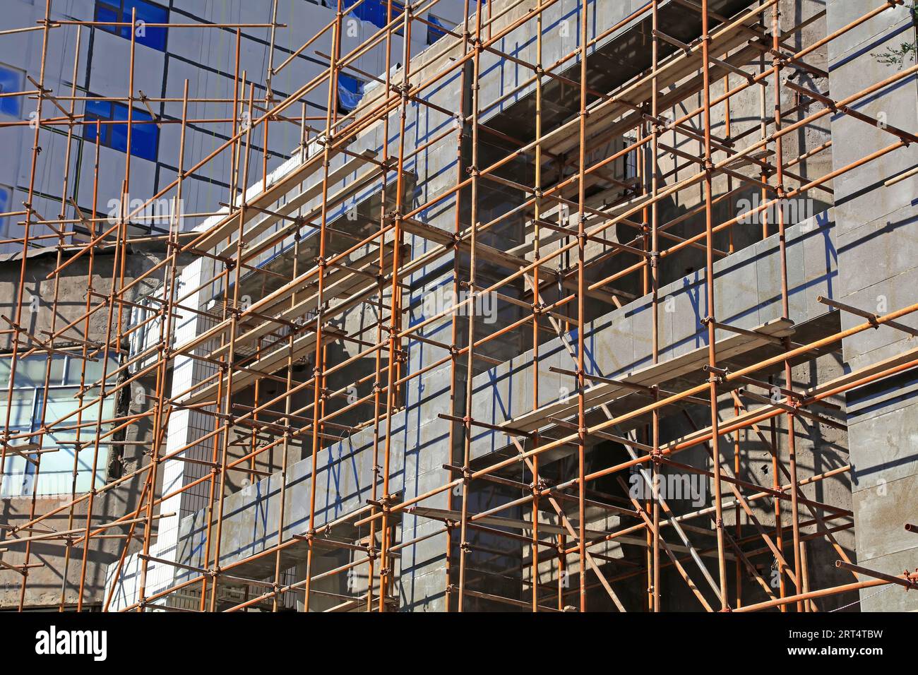 Steel scaffolding for construction site Stock Photo - Alamy