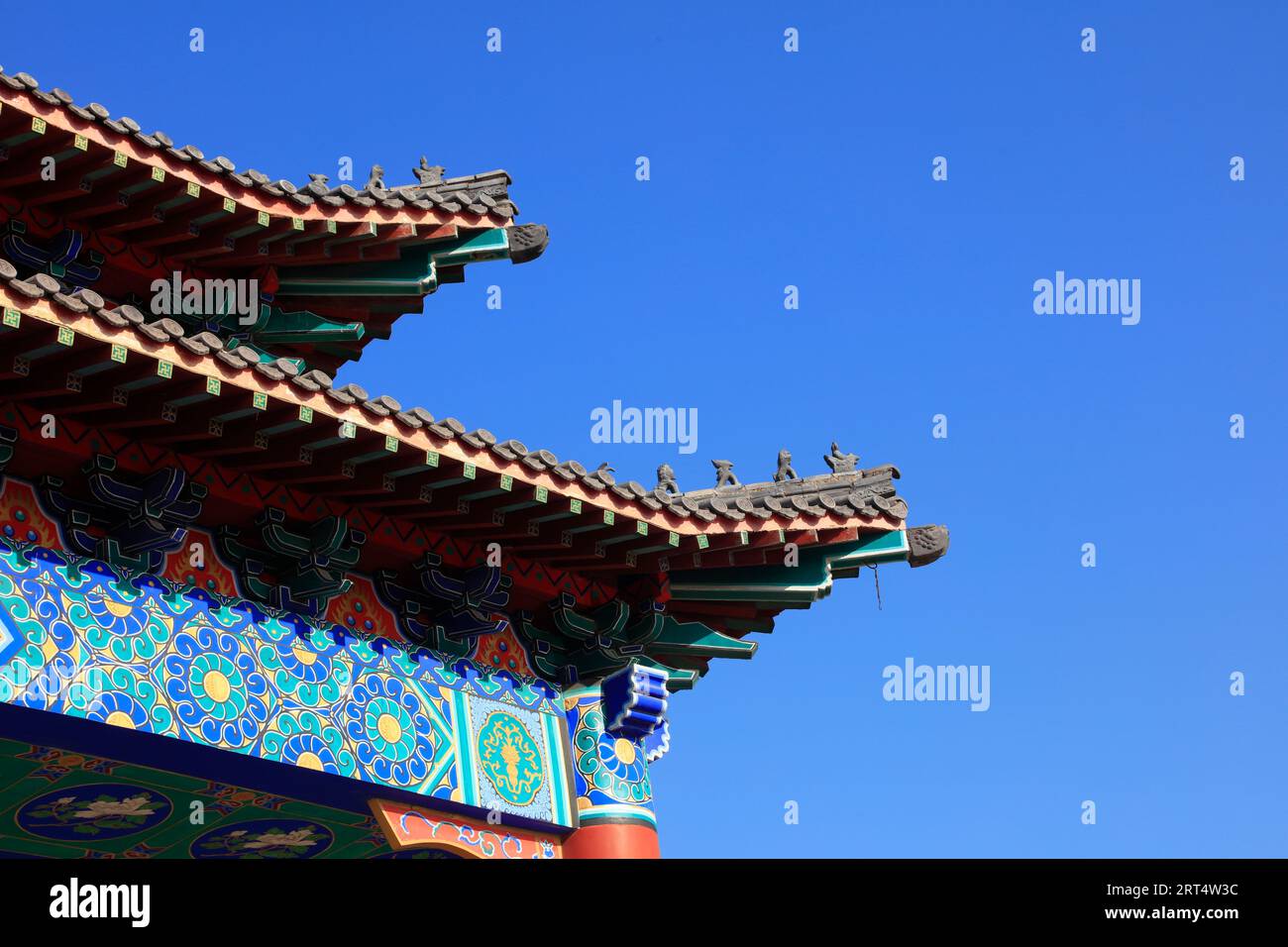 eaves of Chinese classical style Stock Photo - Alamy