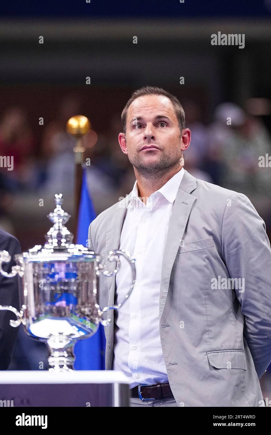 The 2003 US Open Men's single champion, Andy Roddick during the trophy ...