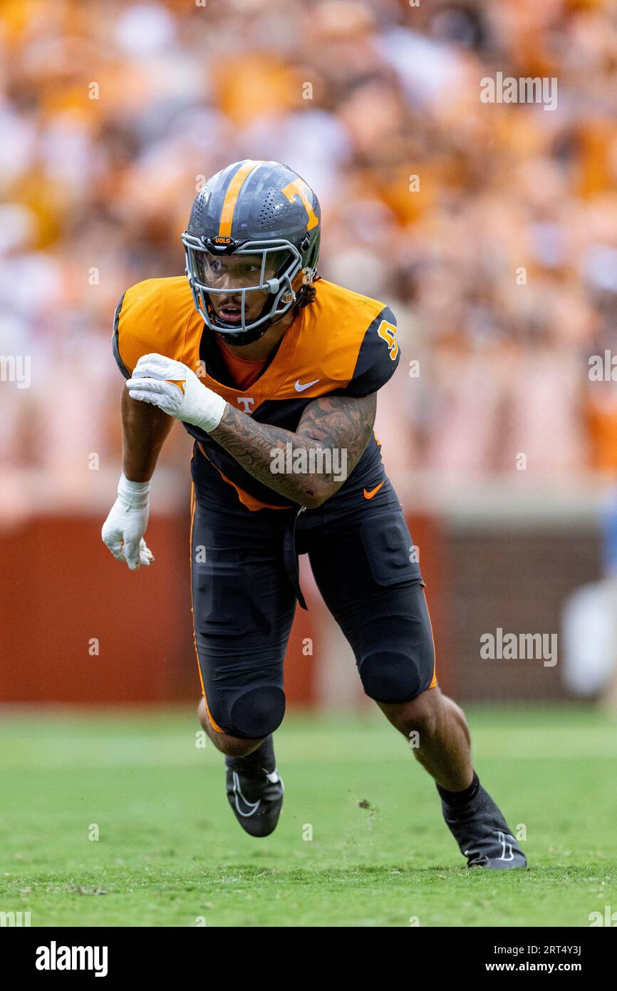 Tennessee defensive lineman Tyler Baron (9) rushes during the first ...