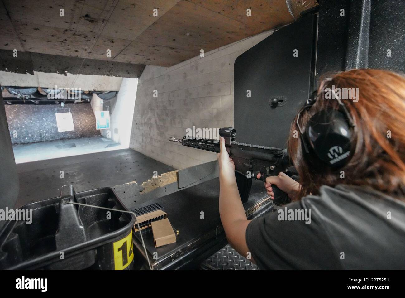 Owning guns hi-res stock photography and images - Alamy