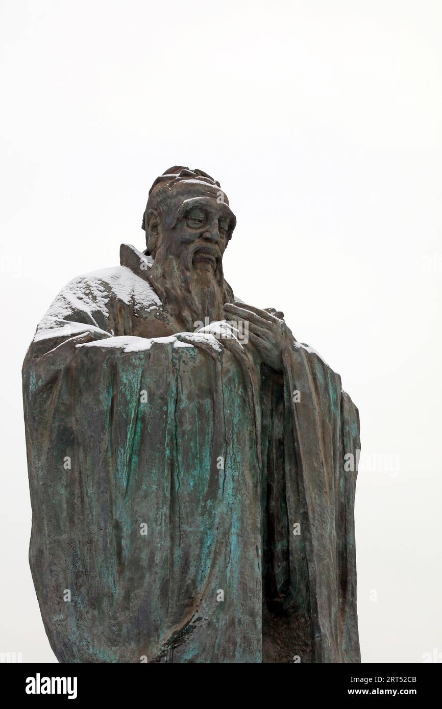 Confucius sculptures hi-res stock photography and images - Alamy