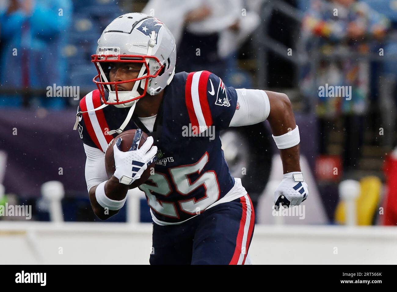 New England Patriots cornerback Marcus Jones warms up prior to an NFL ...
