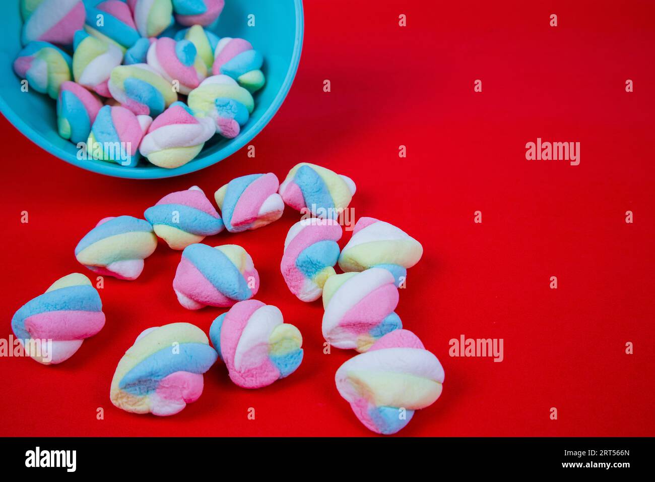 marshmallow candy in a bowl Stock Photo - Alamy