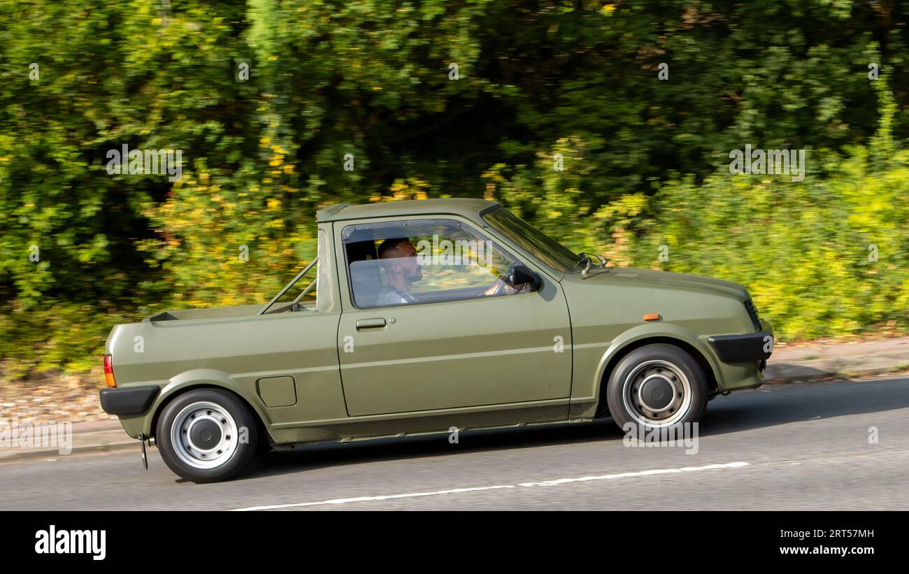 Mini metro hi-res stock photography and images - Alamy