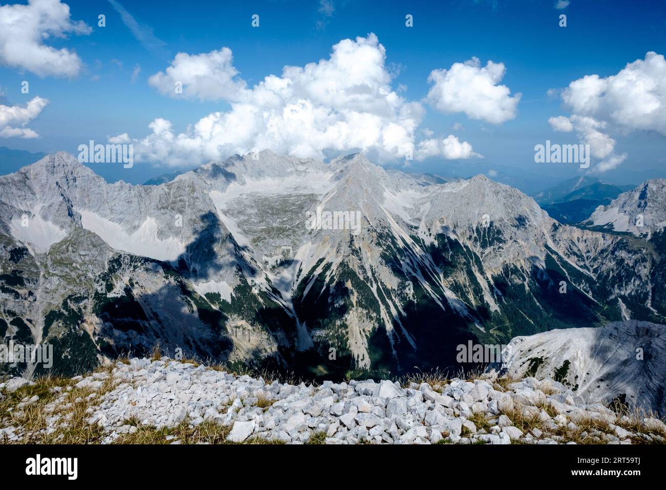 Sommer alpine landschaft hi-res stock photography and images - Alamy
