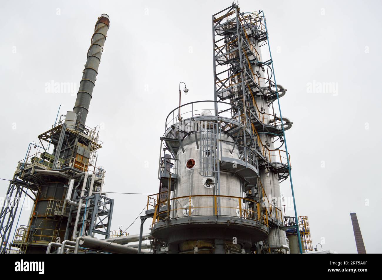 Installation for primary oil refining. Oil and gas refinery. Chemical ...