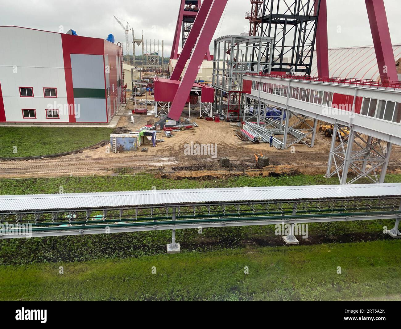 Coal Mining and processing equipment. Washing and sorting raw coal ...