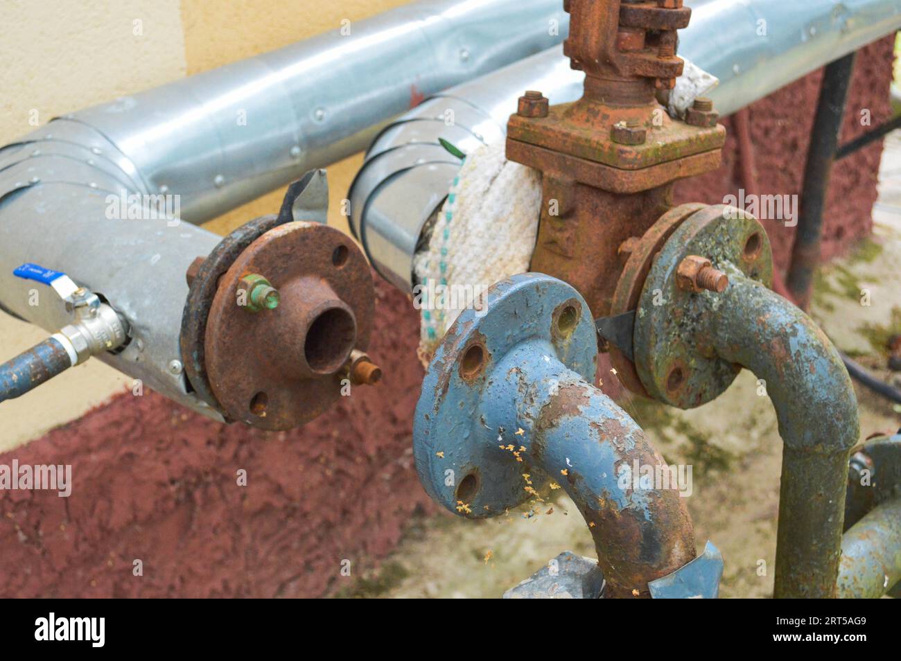 Transitions leak hi-res stock photography and images - Alamy