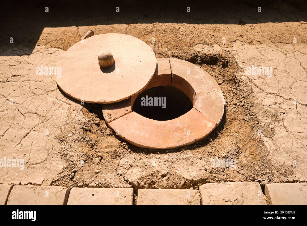 Ancient fire pit hi-res stock photography and images - Alamy