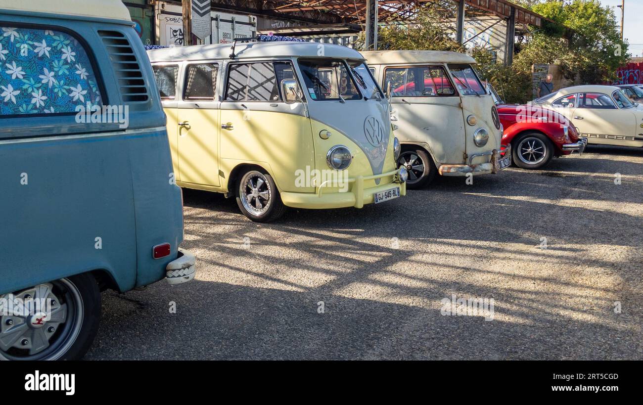 Bordeaux , France - 09 04 2023 : vw Transporter combi windows ...