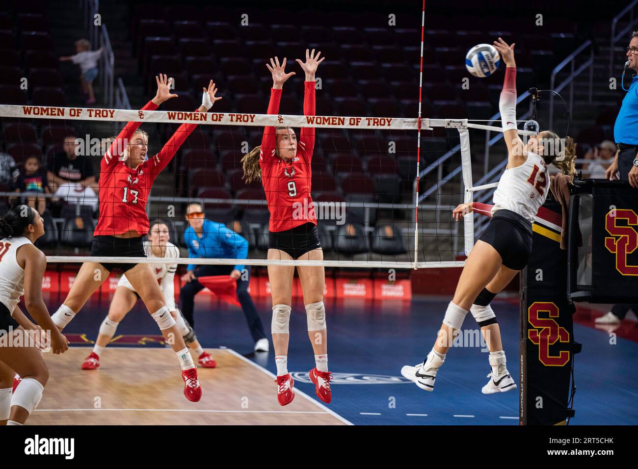 USC Trojans opposite hitter Madison Pietsch (12) spikes the ball ...
