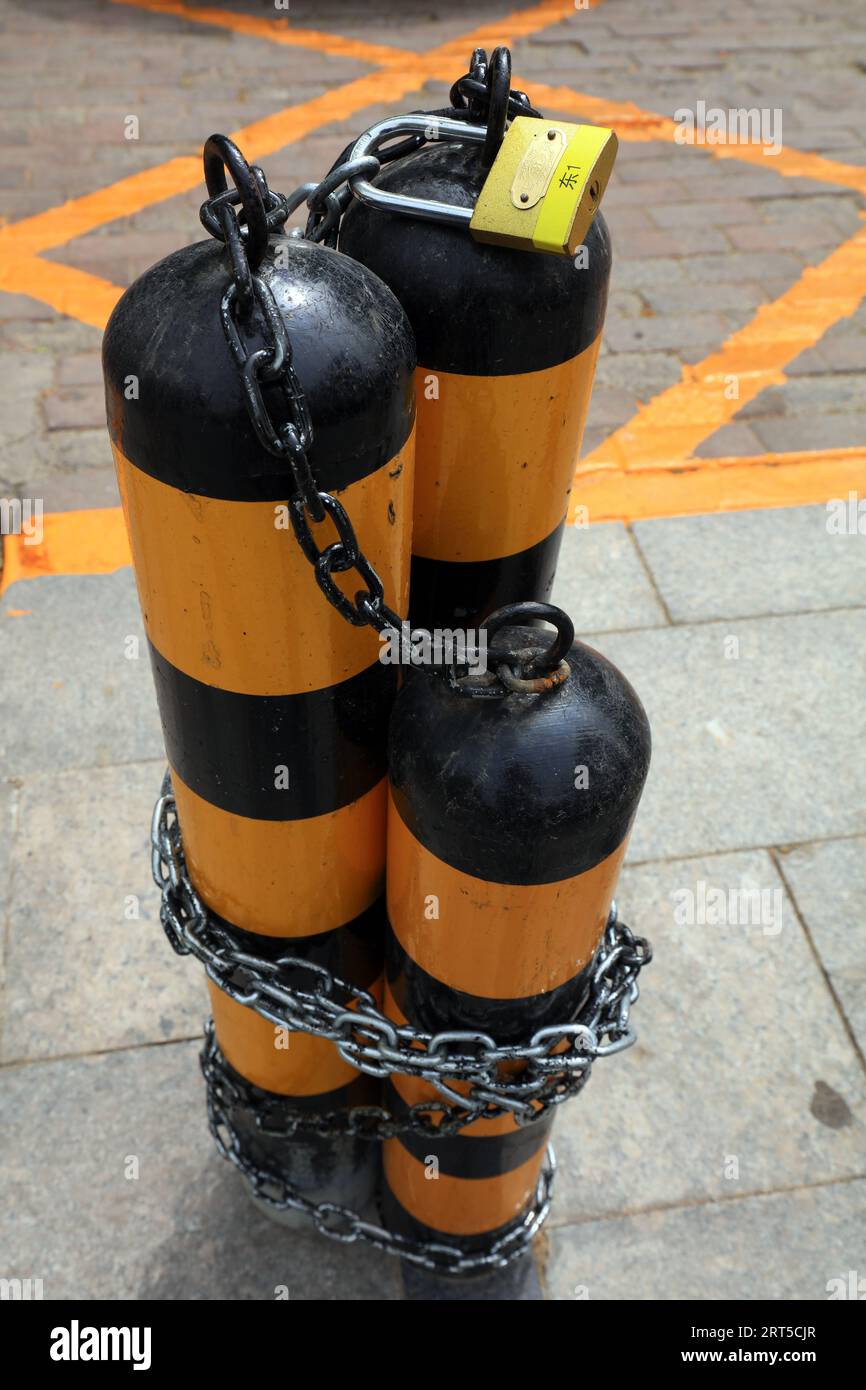 Metal barricades hi-res stock photography and images - Alamy