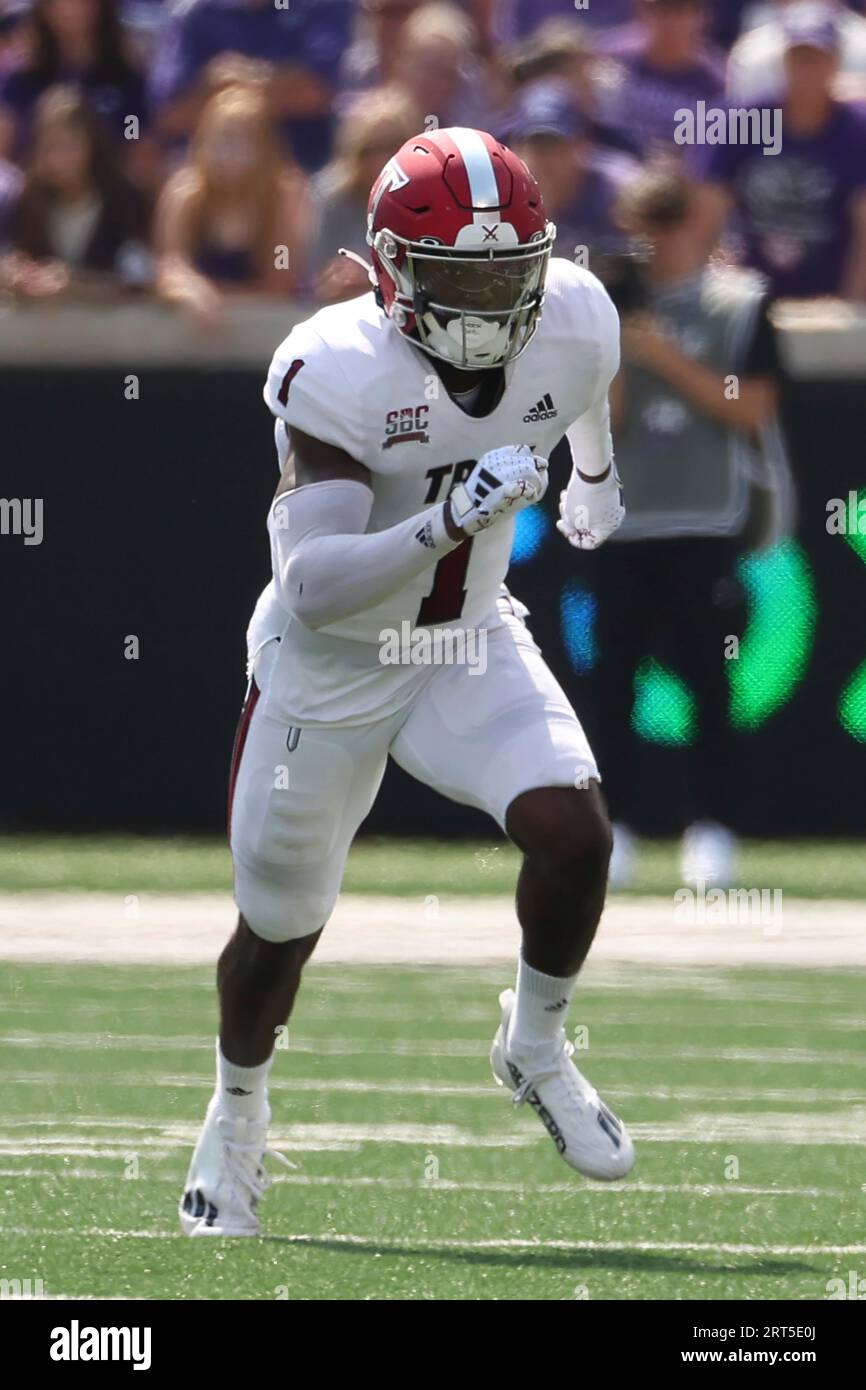 MANHATTAN, KS - SEPTEMBER 09: Troy Trojans safety Dell Pettus (1) in ...