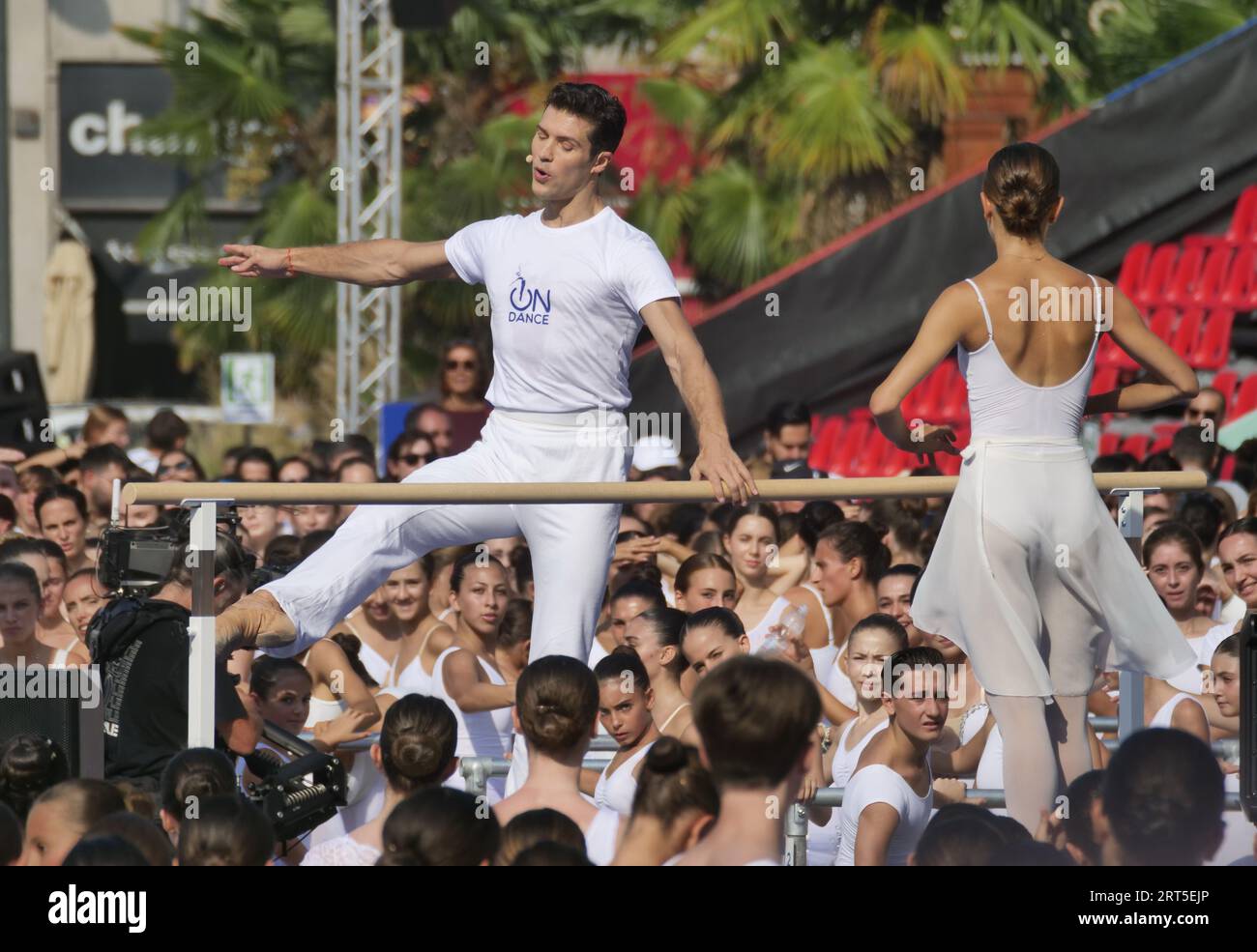 Roberto Bolle and Nicoletta Manni hold a dance master class for two ...