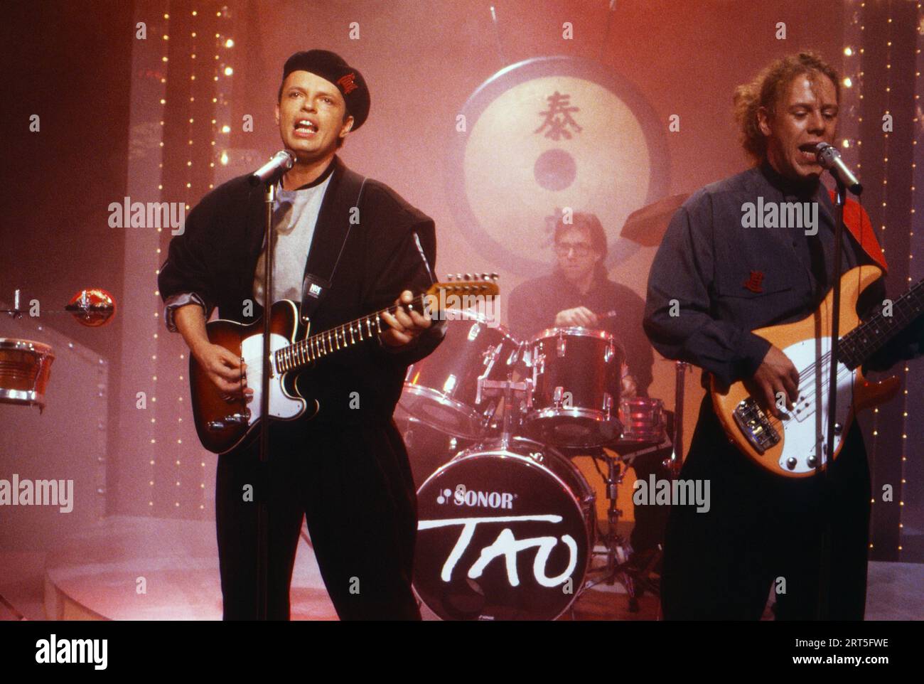 Tao, deutsche Popband, singen ihren Song "Magical Moments" in der ZDF ...