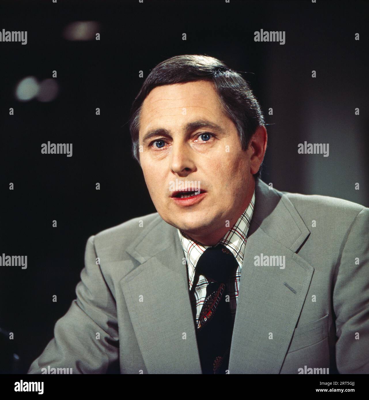 Box moderator hi-res stock photography and images - Alamy