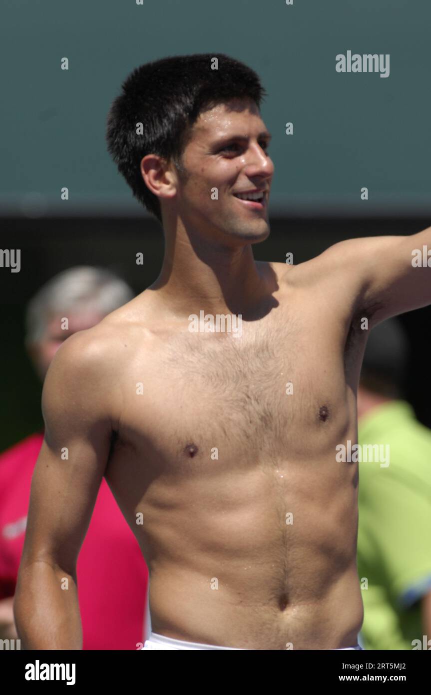 2007 us open djokovic trophy hi-res stock photography and images - Alamy