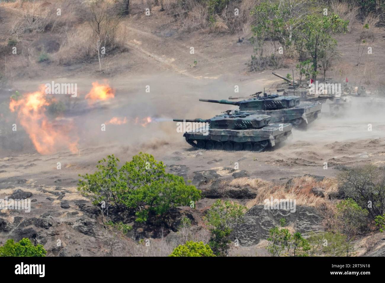 Indonesian Army tanks fire at targets in Super Garuda Shield multi ...