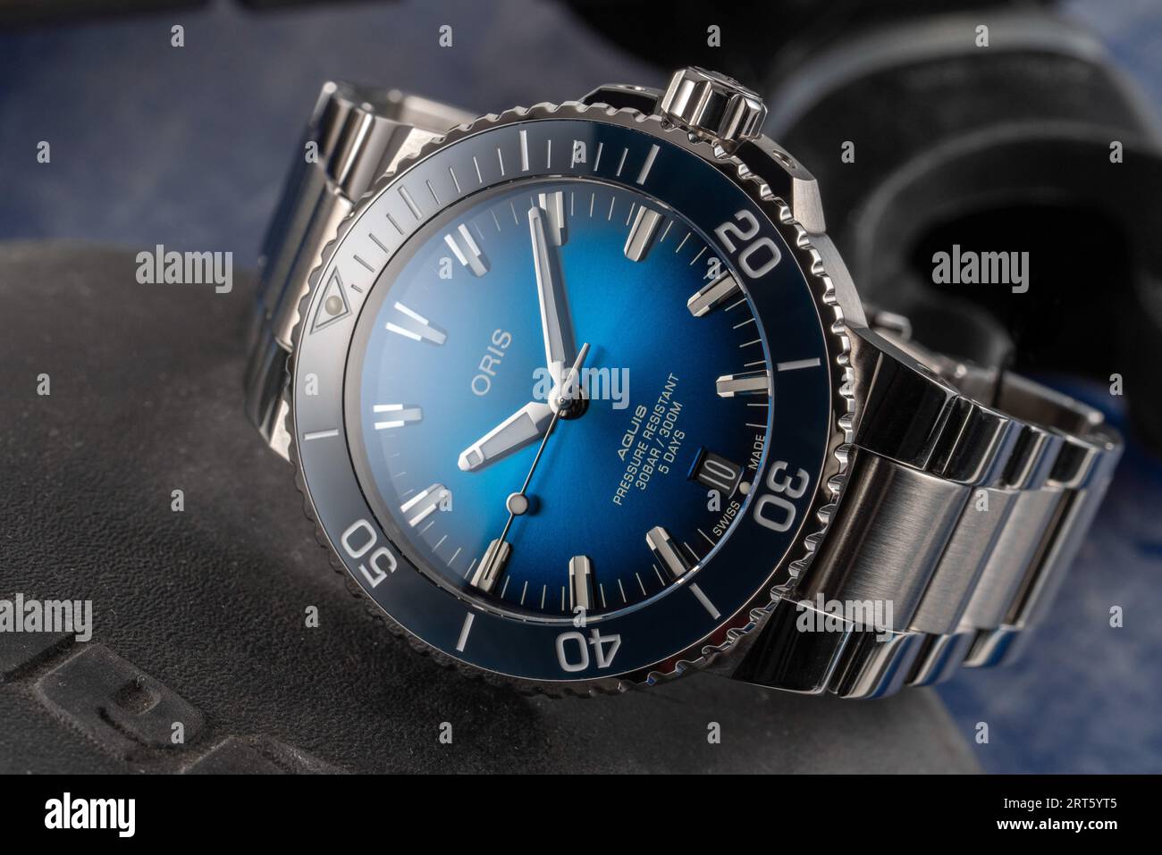 Oris Aquis Date Calibre 400 01 400 7763 4135 Stock Photo - Alamy