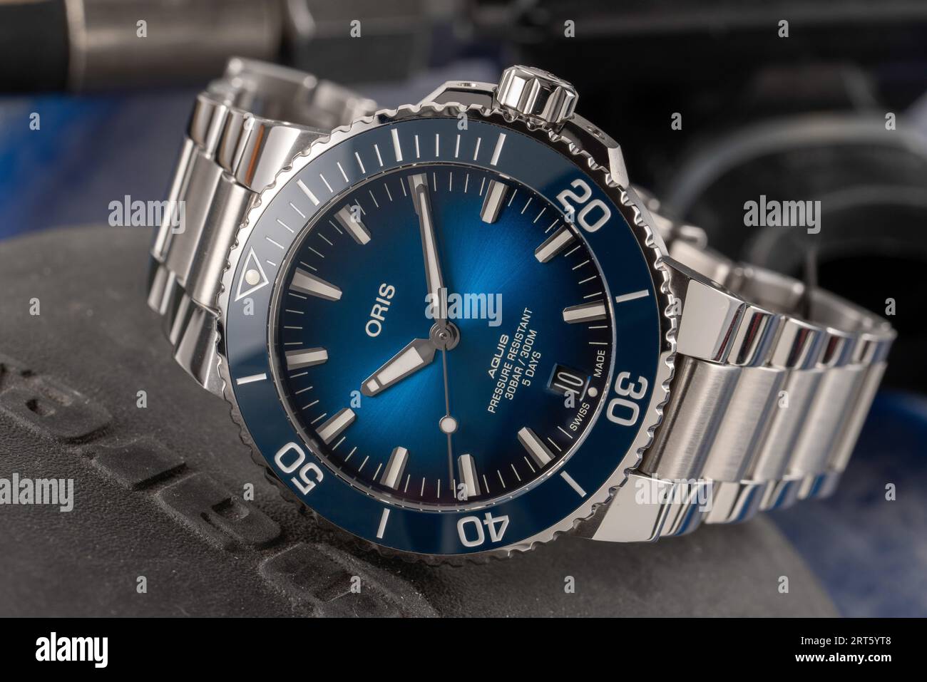 Oris Aquis Date Calibre 400 01 400 7763 4135 Stock Photo - Alamy