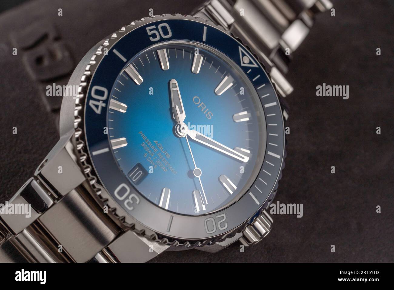 Oris Aquis Date Calibre 400 01 400 7763 4135 Stock Photo - Alamy