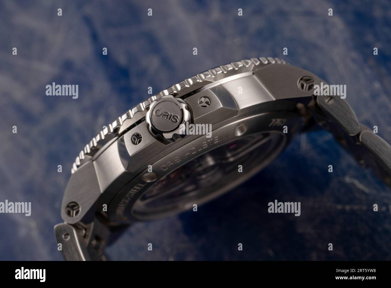 Oris Aquis Date Calibre 400 01 400 7763 4135 Stock Photo - Alamy