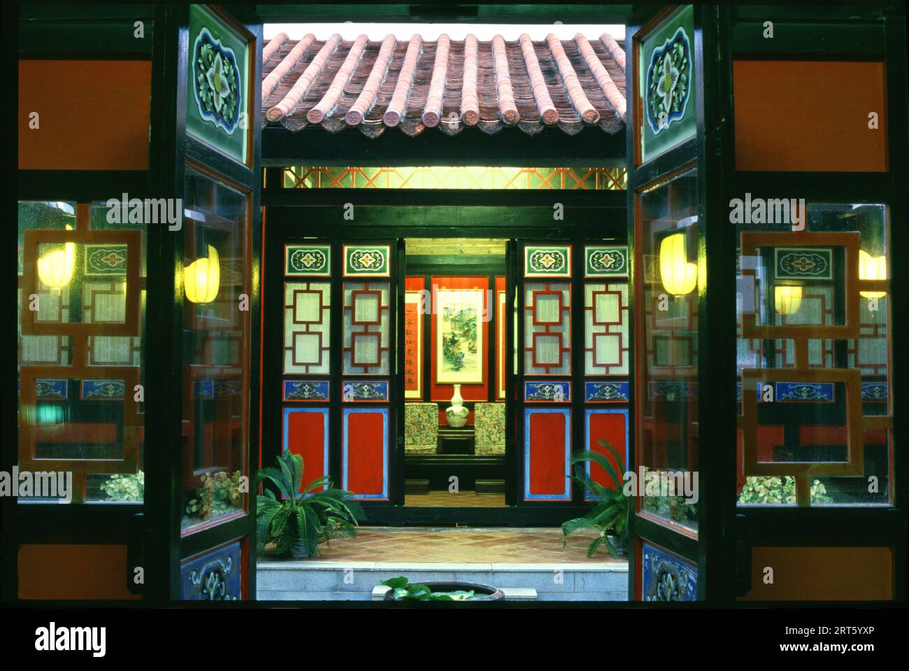 Traditional Chinese house Stock Photo - Alamy