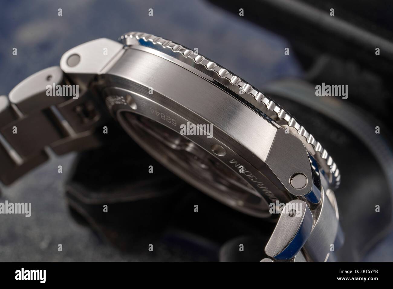 Oris Aquis Date Calibre 400 01 400 7763 4135 Stock Photo - Alamy