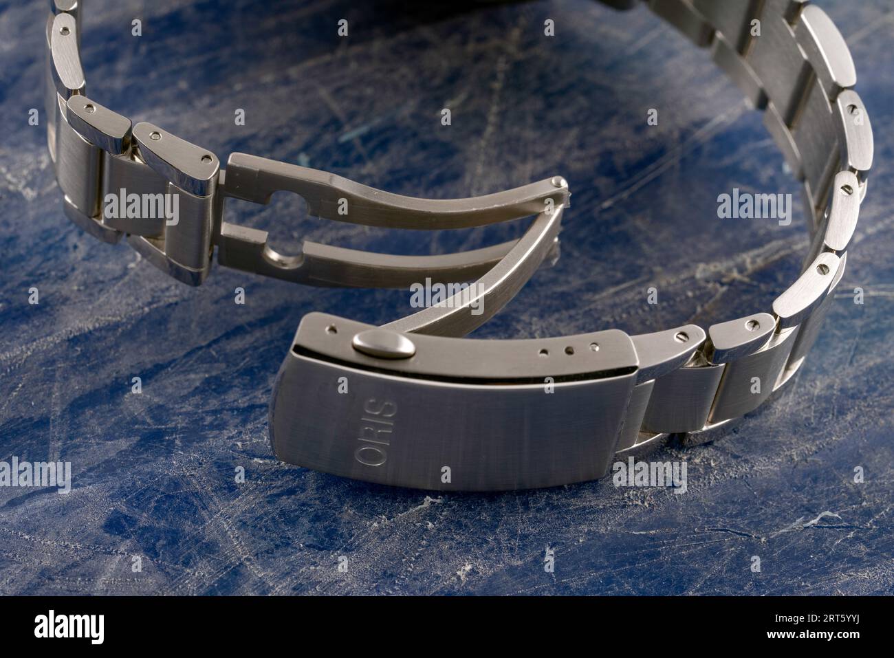 Oris Aquis Date Calibre 400 01 400 7763 4135 Stock Photo - Alamy