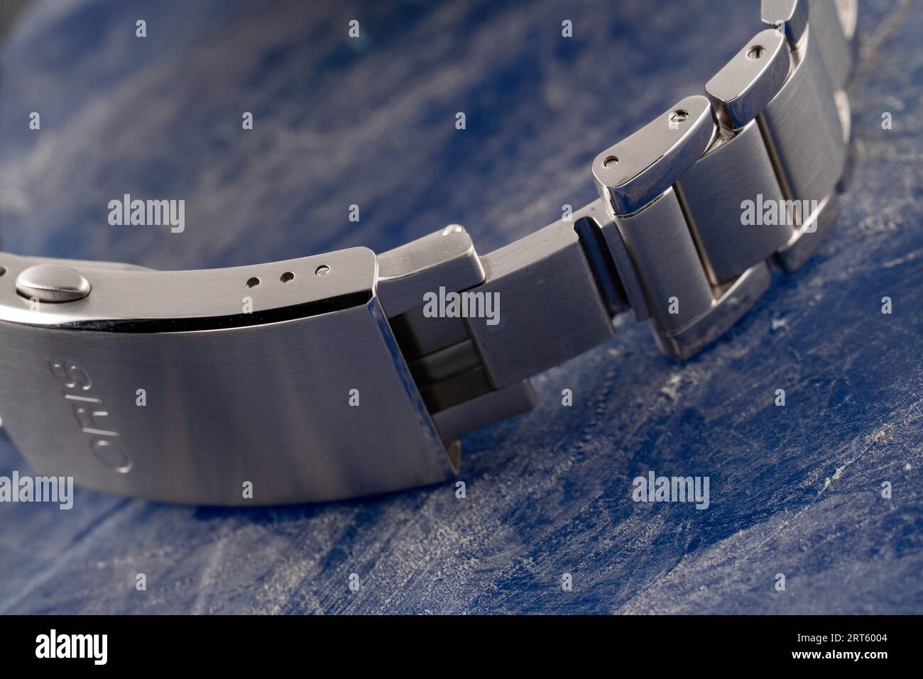 Oris Aquis Date Calibre 400 01 400 7763 4135 Stock Photo - Alamy