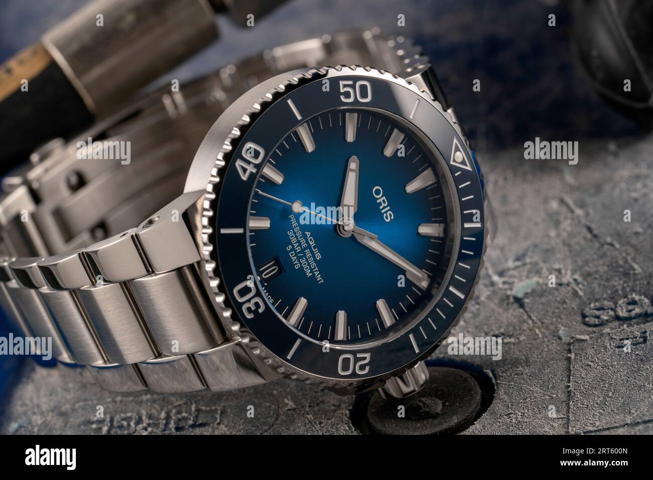 Oris Aquis Date Calibre 400 01 400 7763 4135 Stock Photo - Alamy