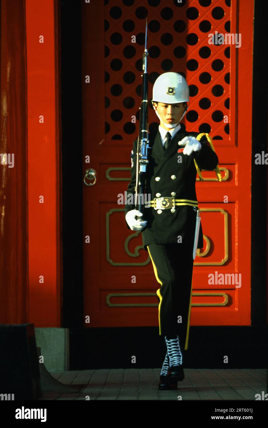 Martyr Shrine, female soldier Stock Photo - Alamy