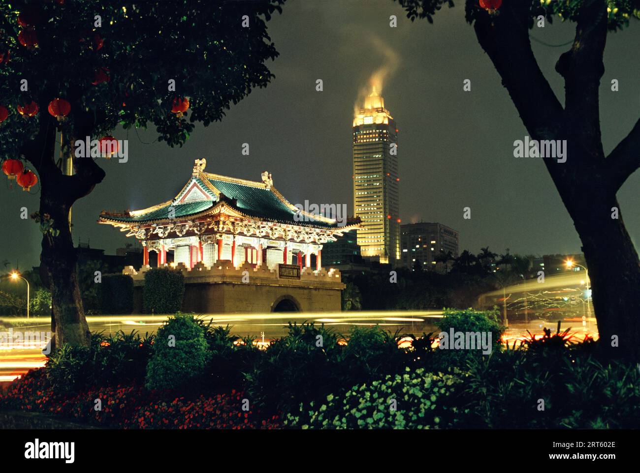 L r gate hi-res stock photography and images - Alamy