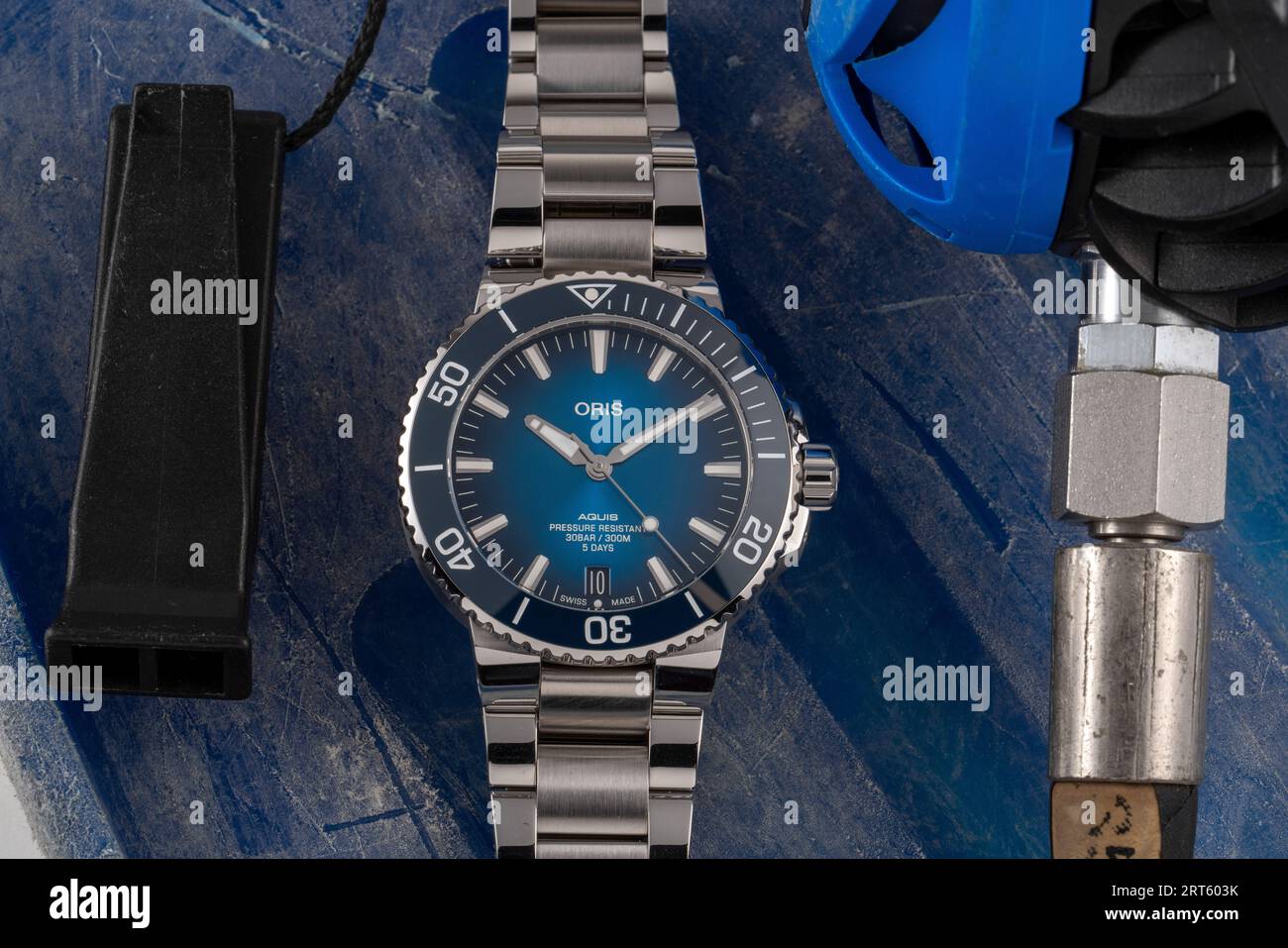 Oris Aquis Date Calibre 400 01 400 7763 4135 Stock Photo - Alamy